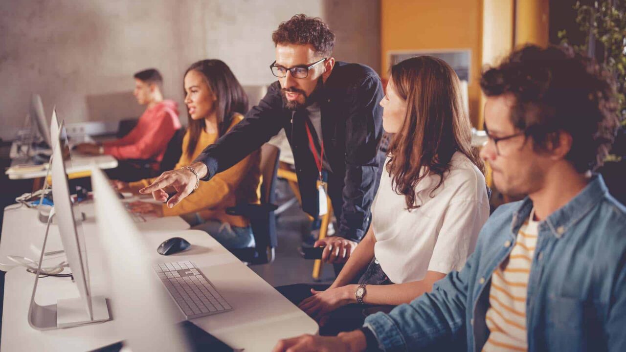 7 Advantages of Team Problem-Solving - Stewart Leadership